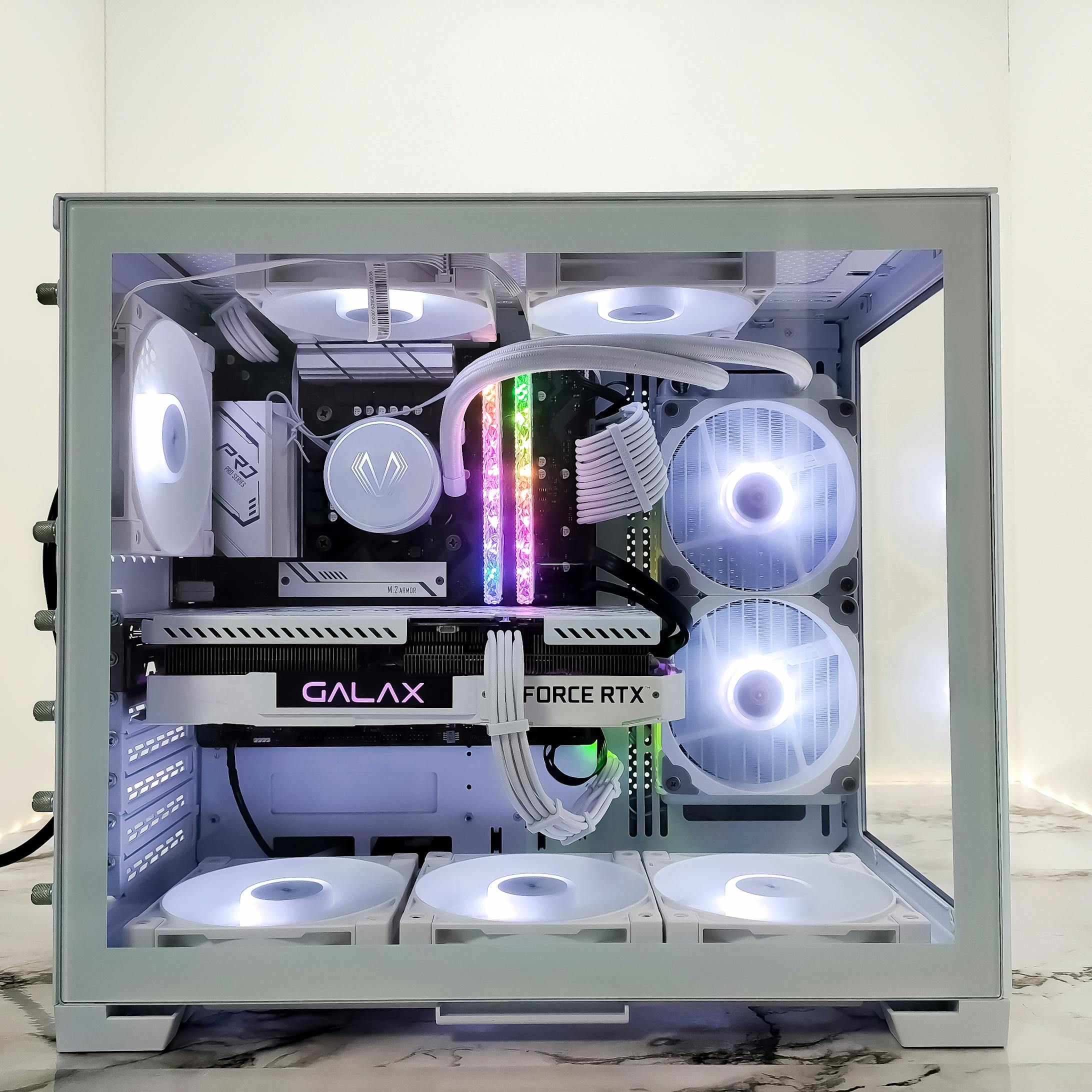 LIANLI「O11 DYNAMIC MINI」White