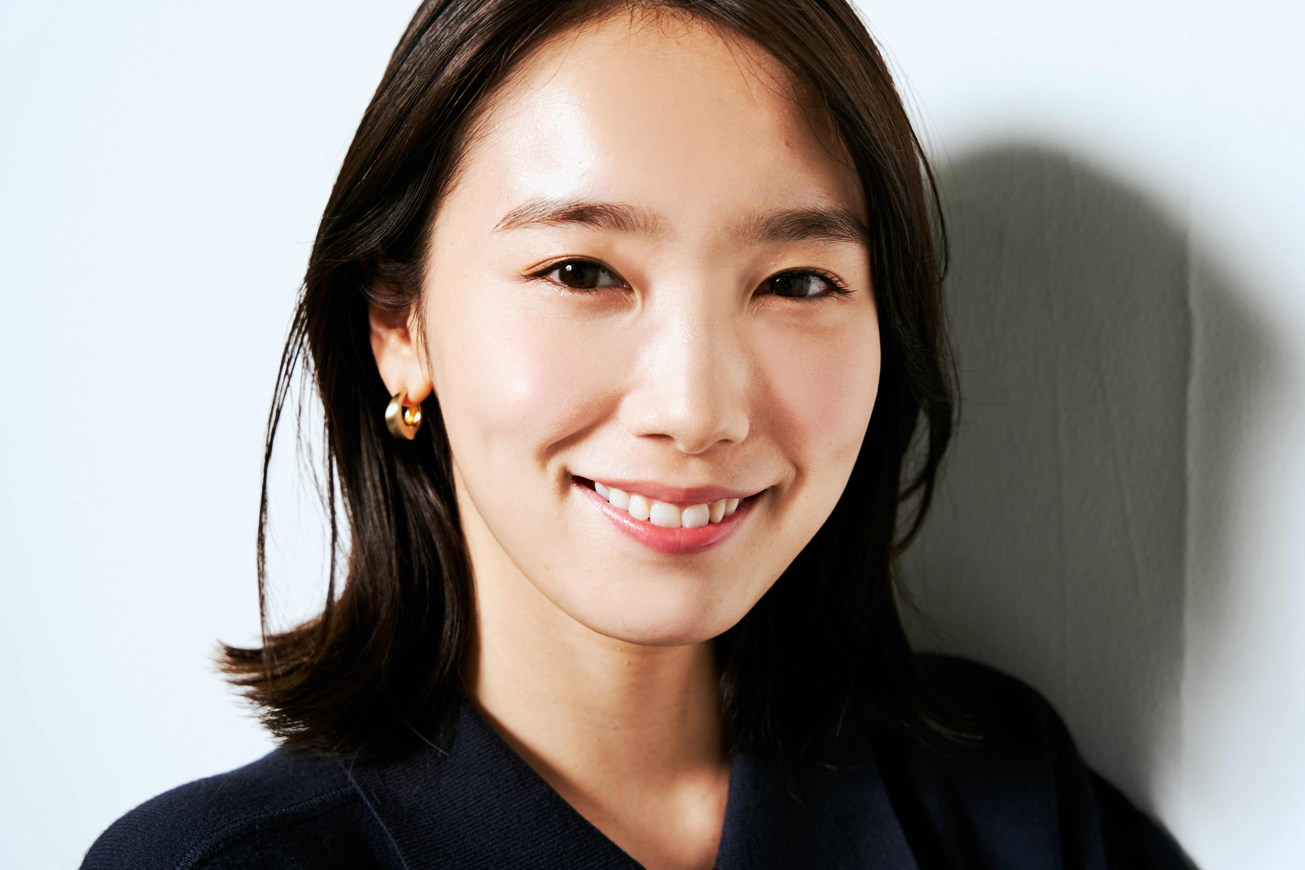 「欲しいものが簡単に手に入ったらつまらない」飯豊まりえが明かす、地に足ついた人生観と家族への感謝 | ENTAME next - アイドル情報総合ニュースサイト